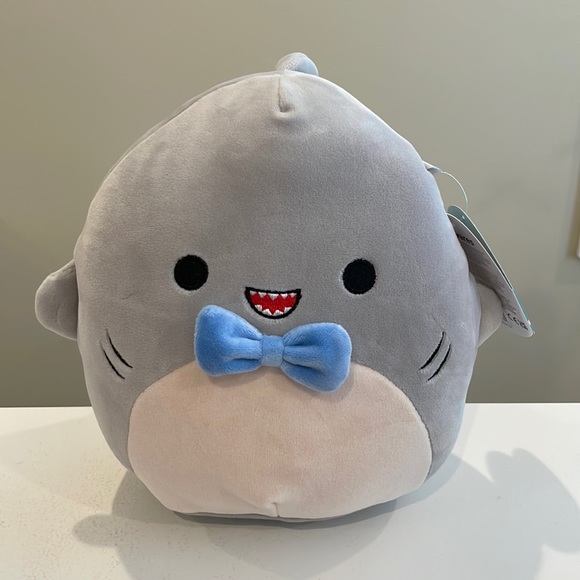 Squishmallows | Other | Nwt 8 Gordon The Shark With Bowtie Squishmallow ...